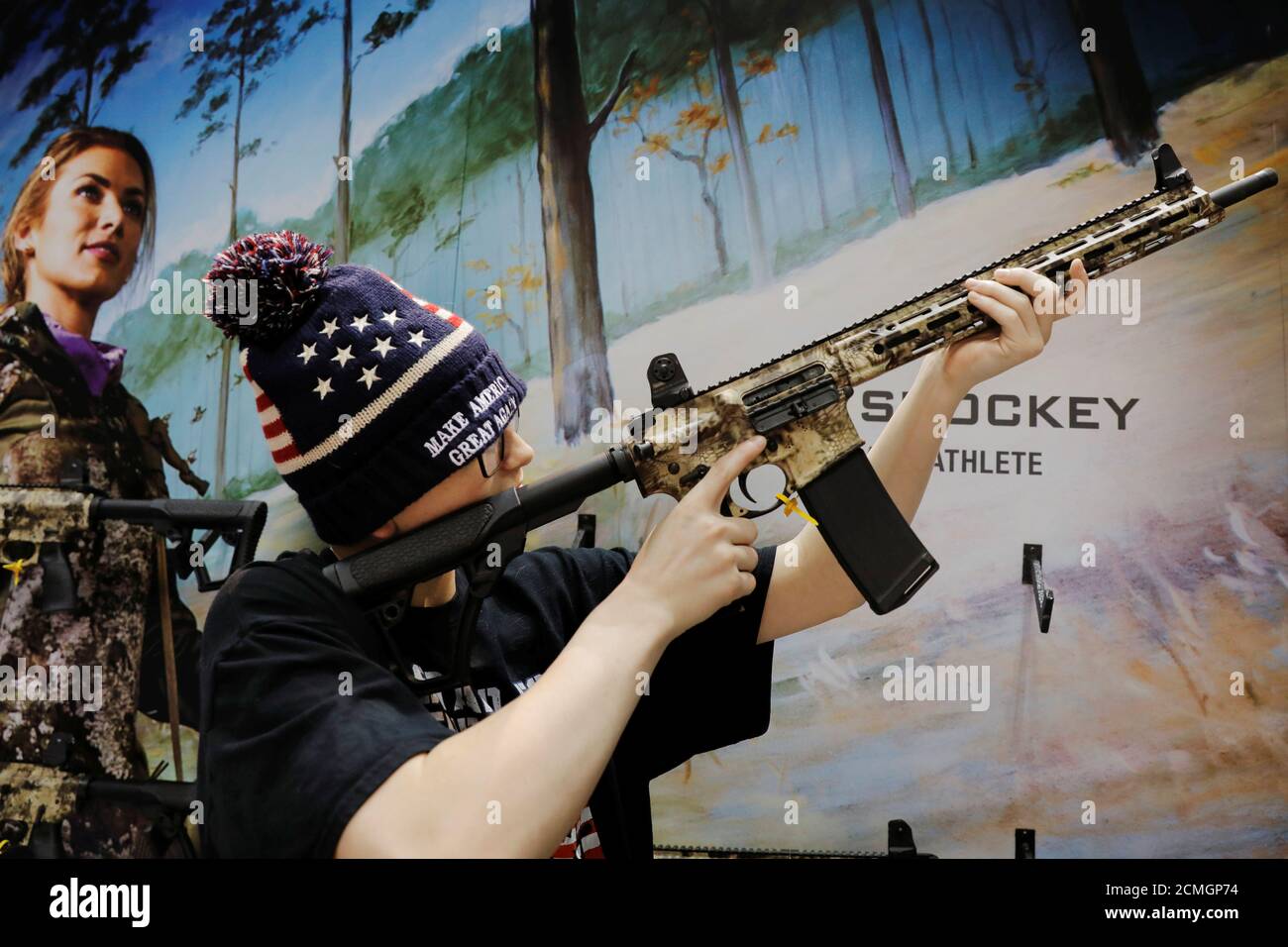 Daniel defense rifle hi-res stock photography and images - Alamy