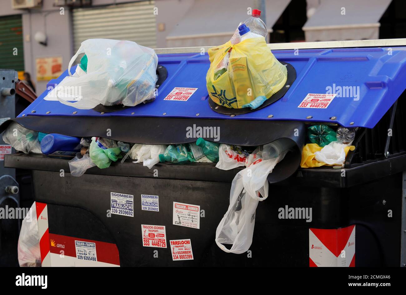 Full rubbish bins hi-res stock photography and images - Alamy