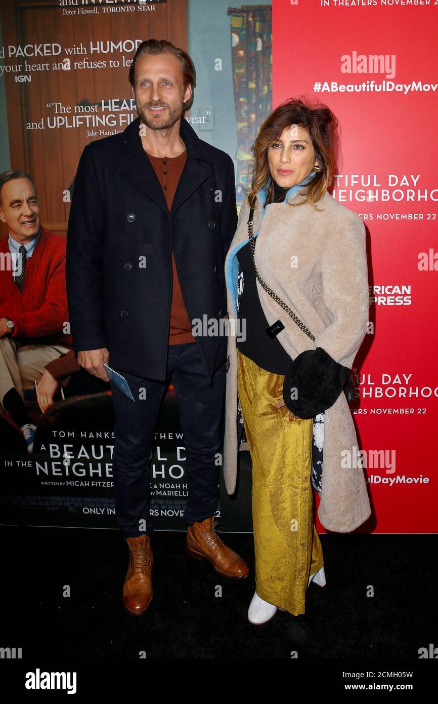 Jennifer esposito 2019 hi-res stock photography and images - Alamy