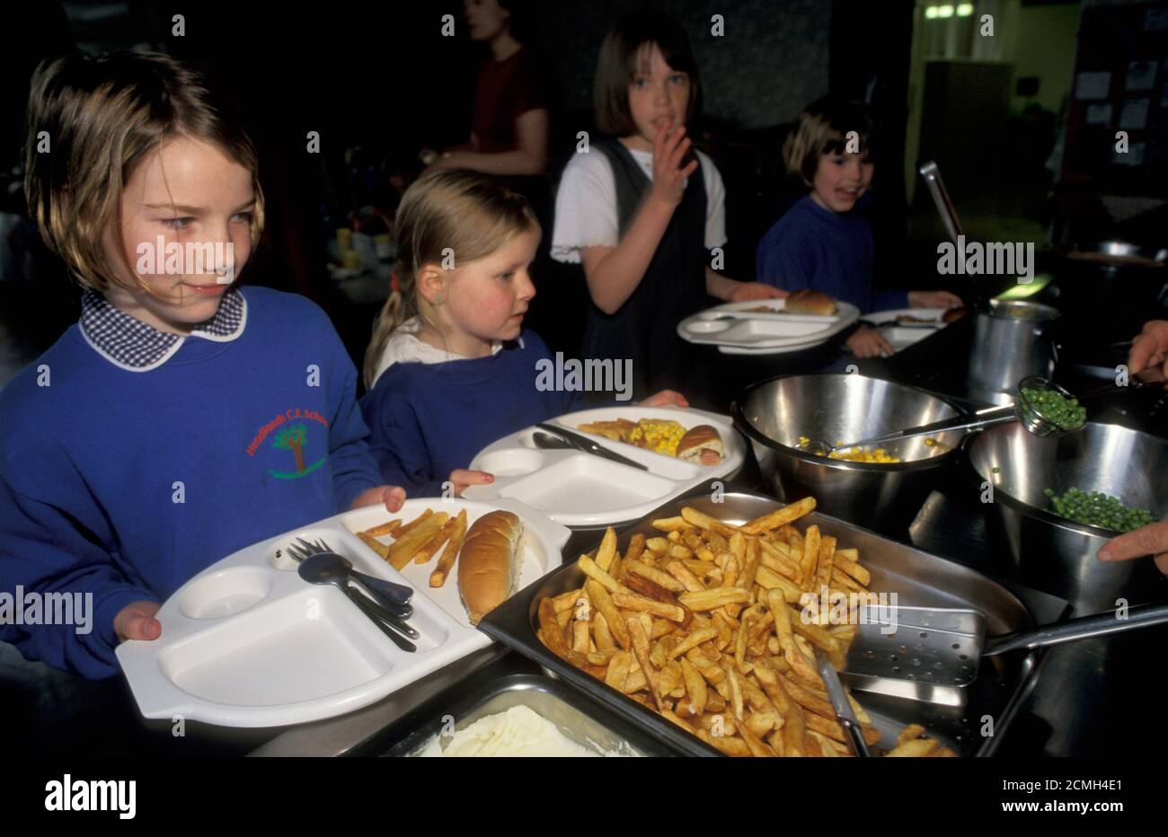 School dinner lady hi-res stock photography and images - Alamy
