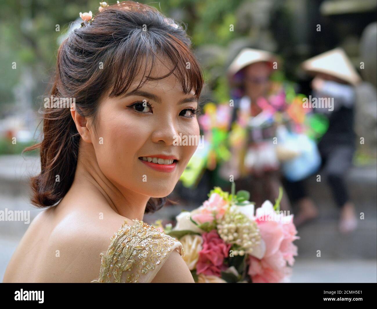 Beautiful bride poses camera hi-res stock photography and images - Alamy