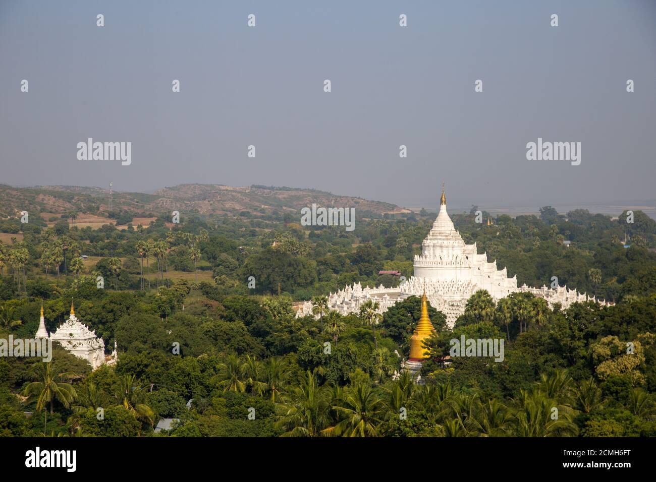 White Pagoda Hsinbyume Paya Temple, Mandalay, Myanmar Stock Photo - Alamy
