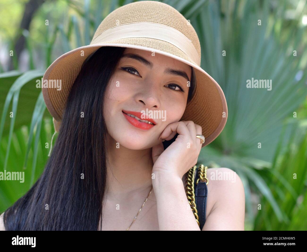 Southeast asian woman hi-res stock photography and images - Alamy
