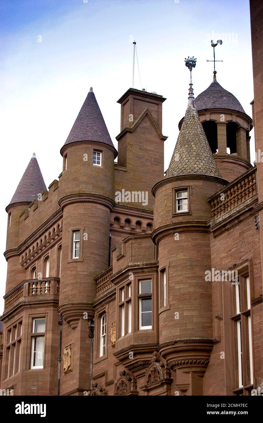Kinnaird castle hi-res stock photography and images - Alamy