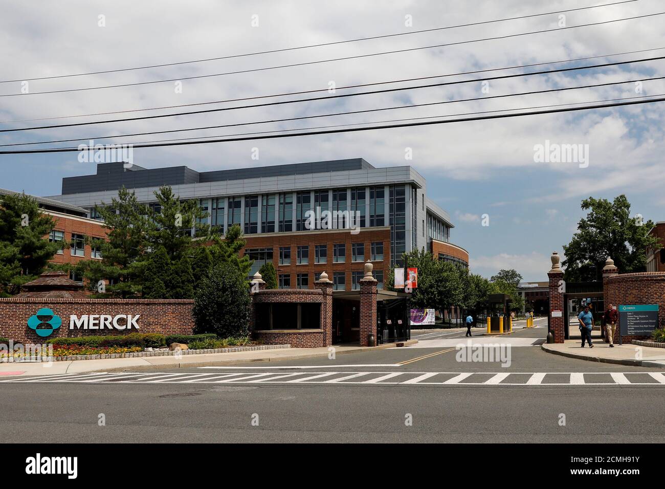 Medical service logo hi-res stock photography and images - Alamy