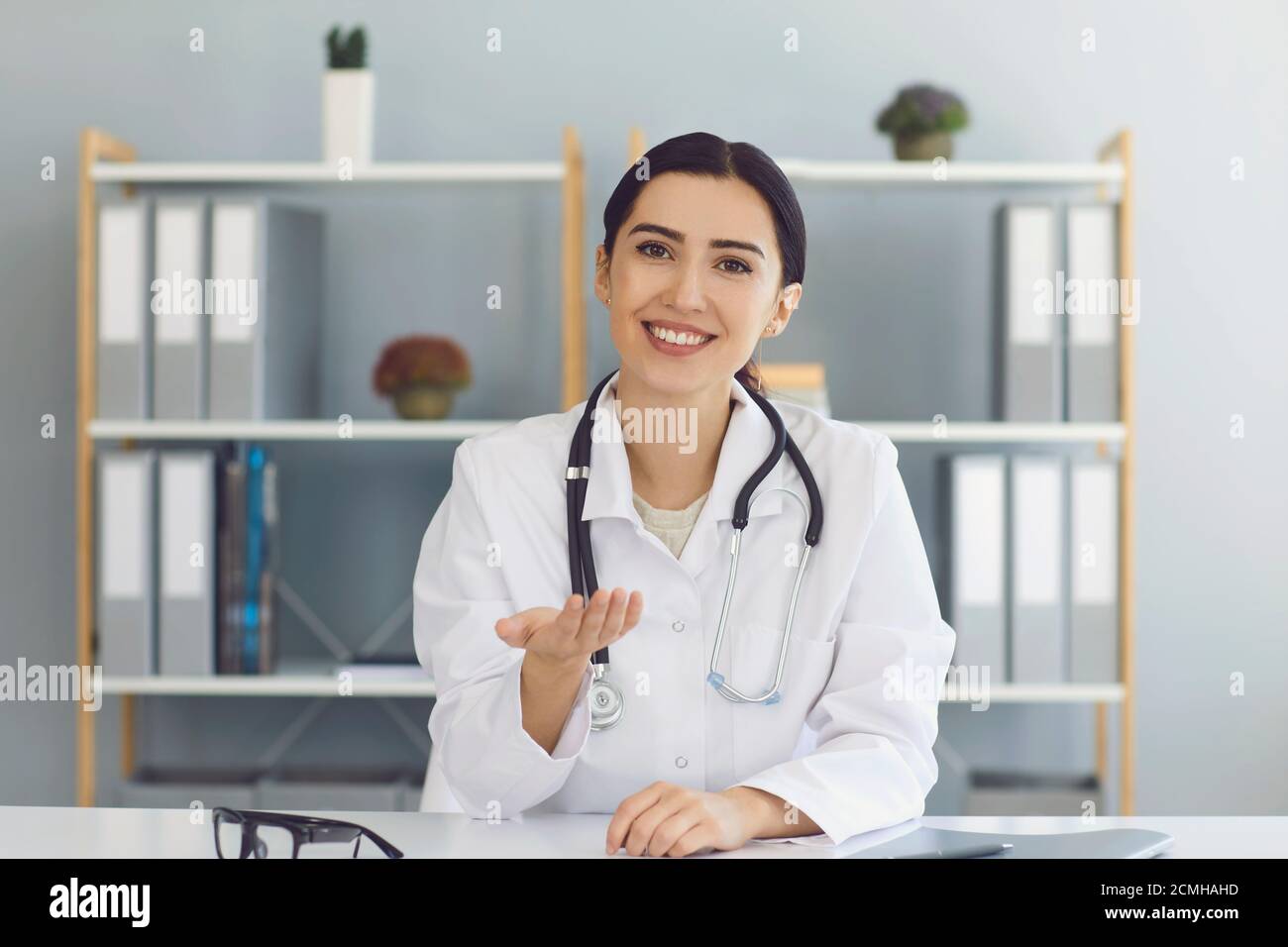 Checkup examination hi-res stock photography and images - Alamy