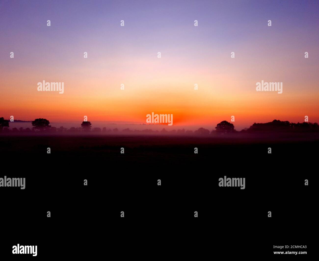 Cloudless sunrise hi-res stock photography and images - Alamy