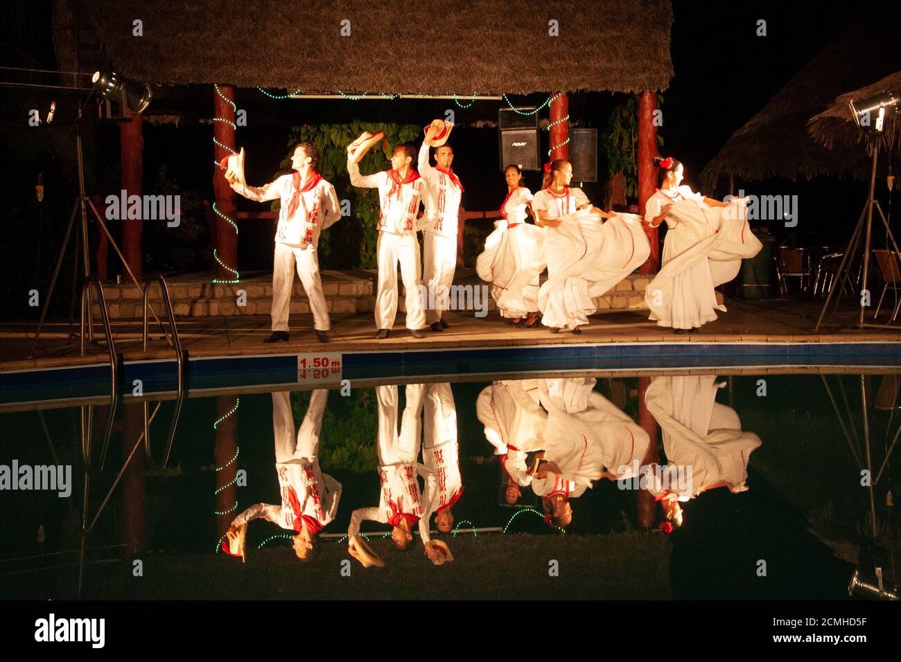 Cuban traditional entertainment show in Villa La Granjita Hotel in ...