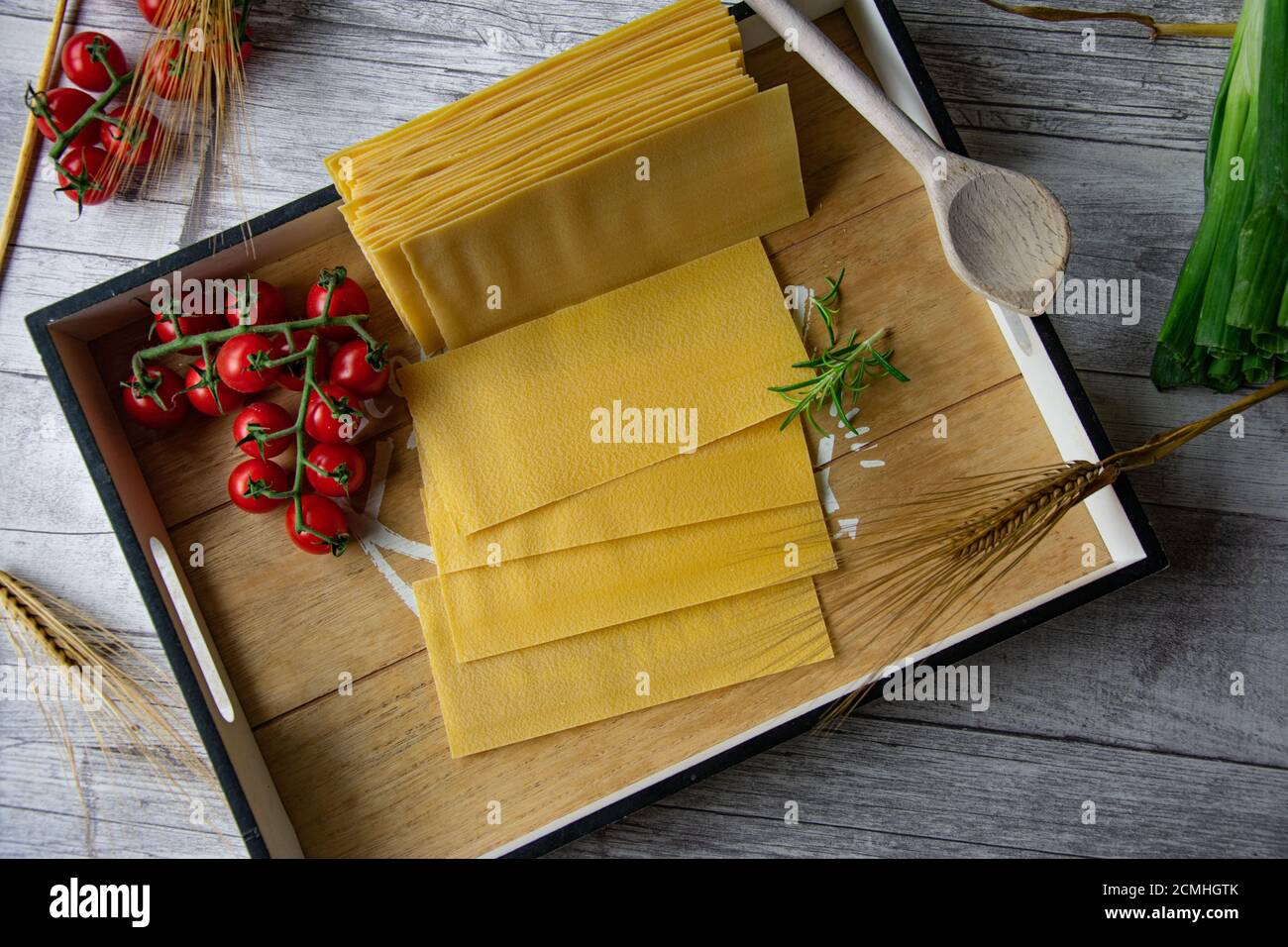 Lasagne sheets hi-res stock photography and images - Alamy