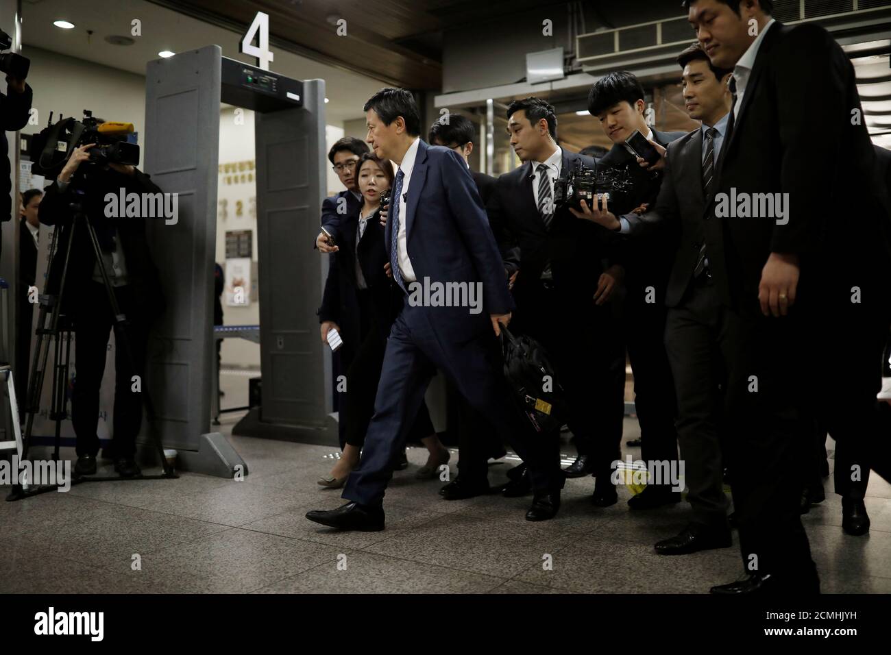 Shin dong joo vice chairman lotte hi-res stock photography and images ...