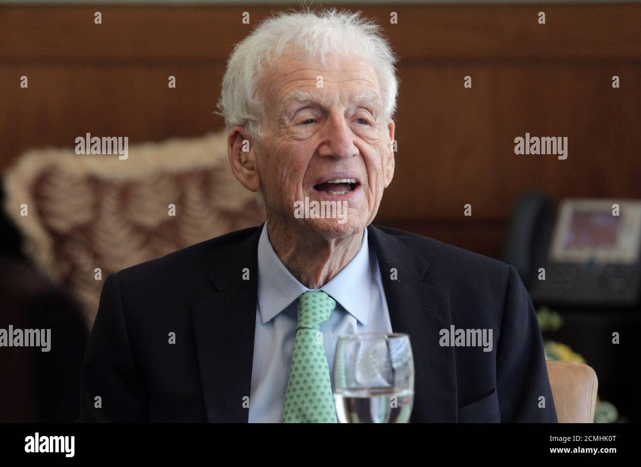 At the age of 94 hi-res stock photography and images - Alamy
