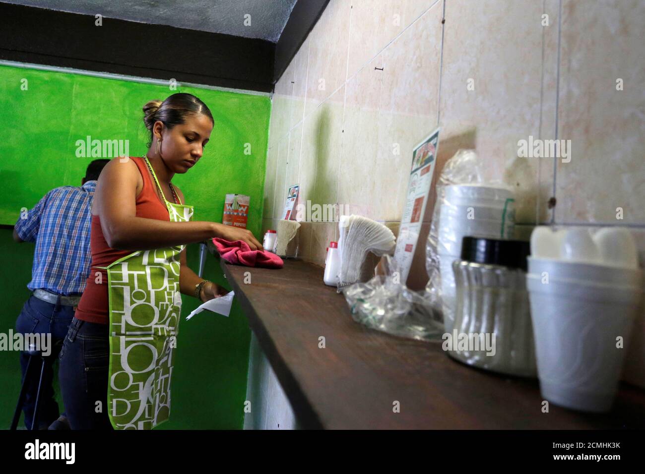 Cuban waitress hi-res stock photography and images - Alamy