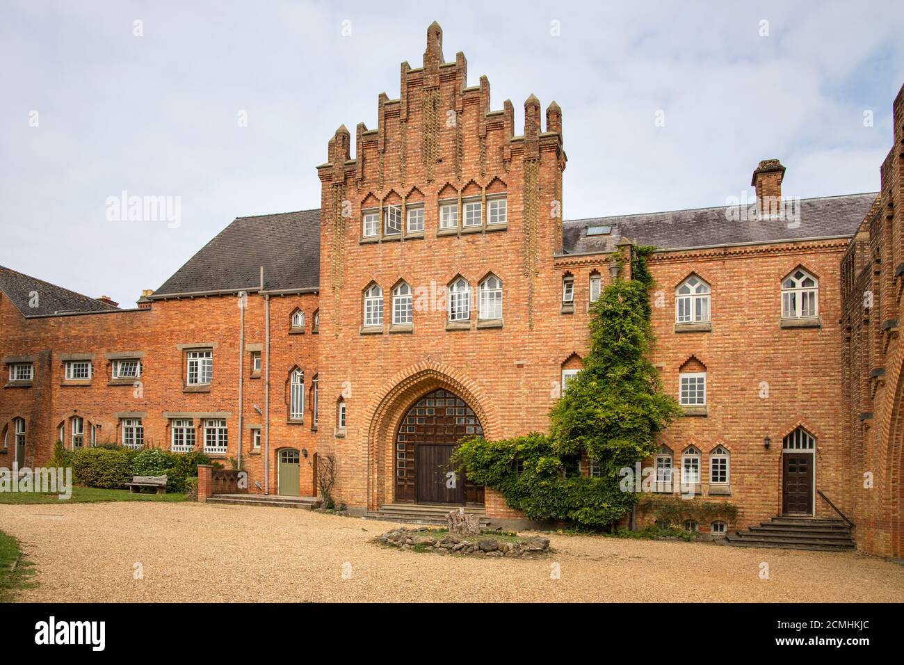Quarr abbey hi-res stock photography and images - Alamy