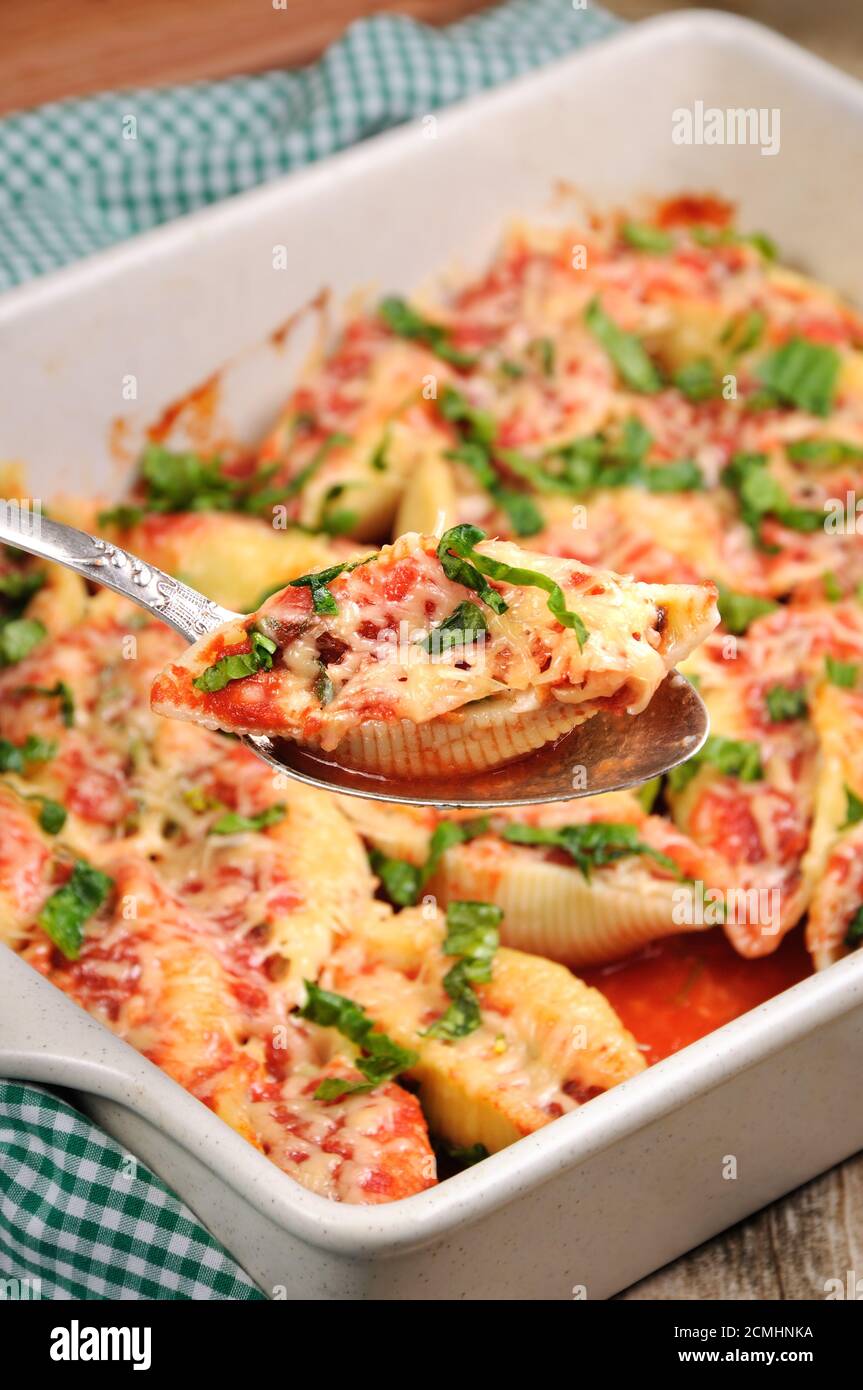 pasta conchiglioni shells stuffed meat mince Stock Photo - Alamy