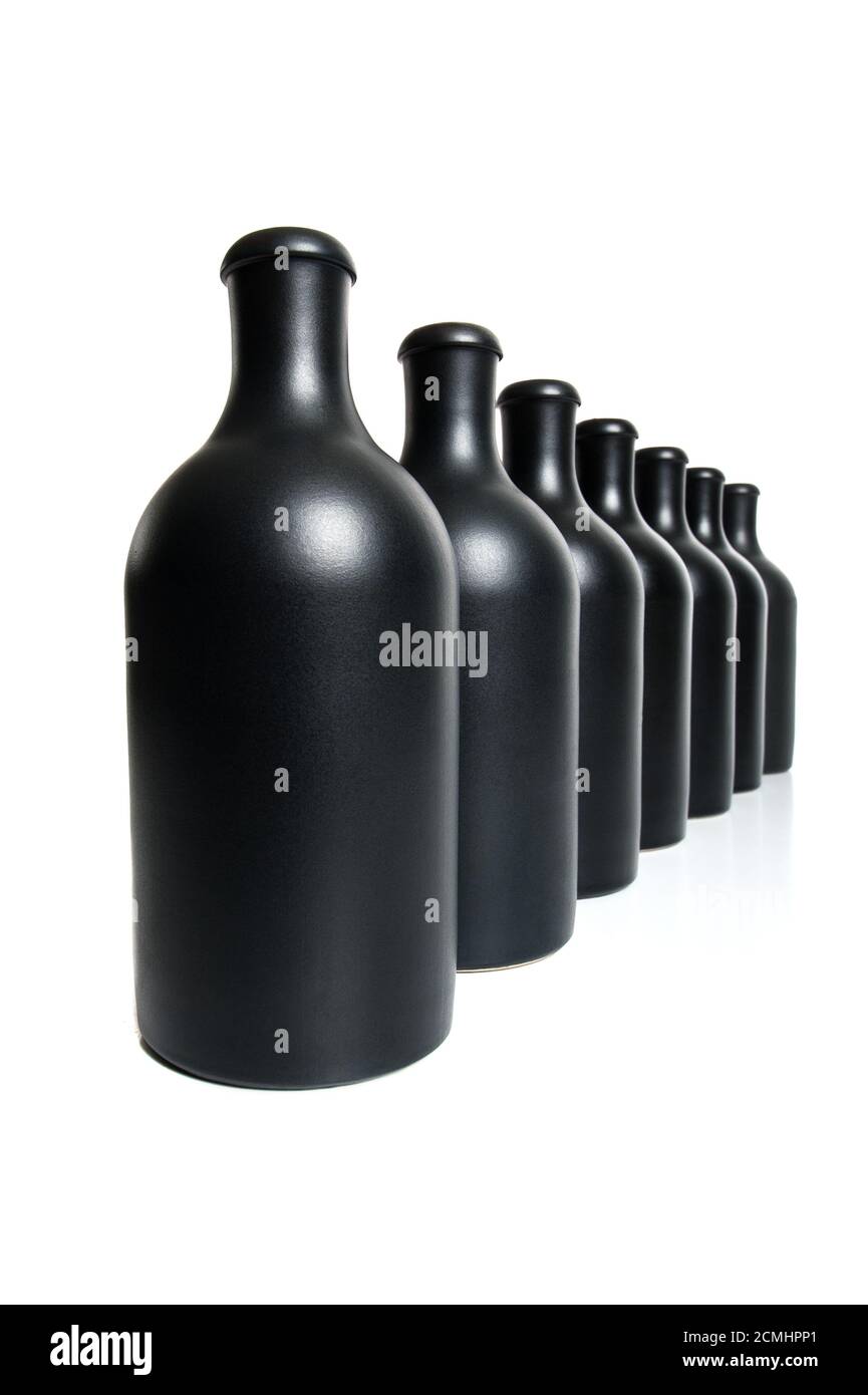 Black bottles hi-res stock photography and images - Alamy