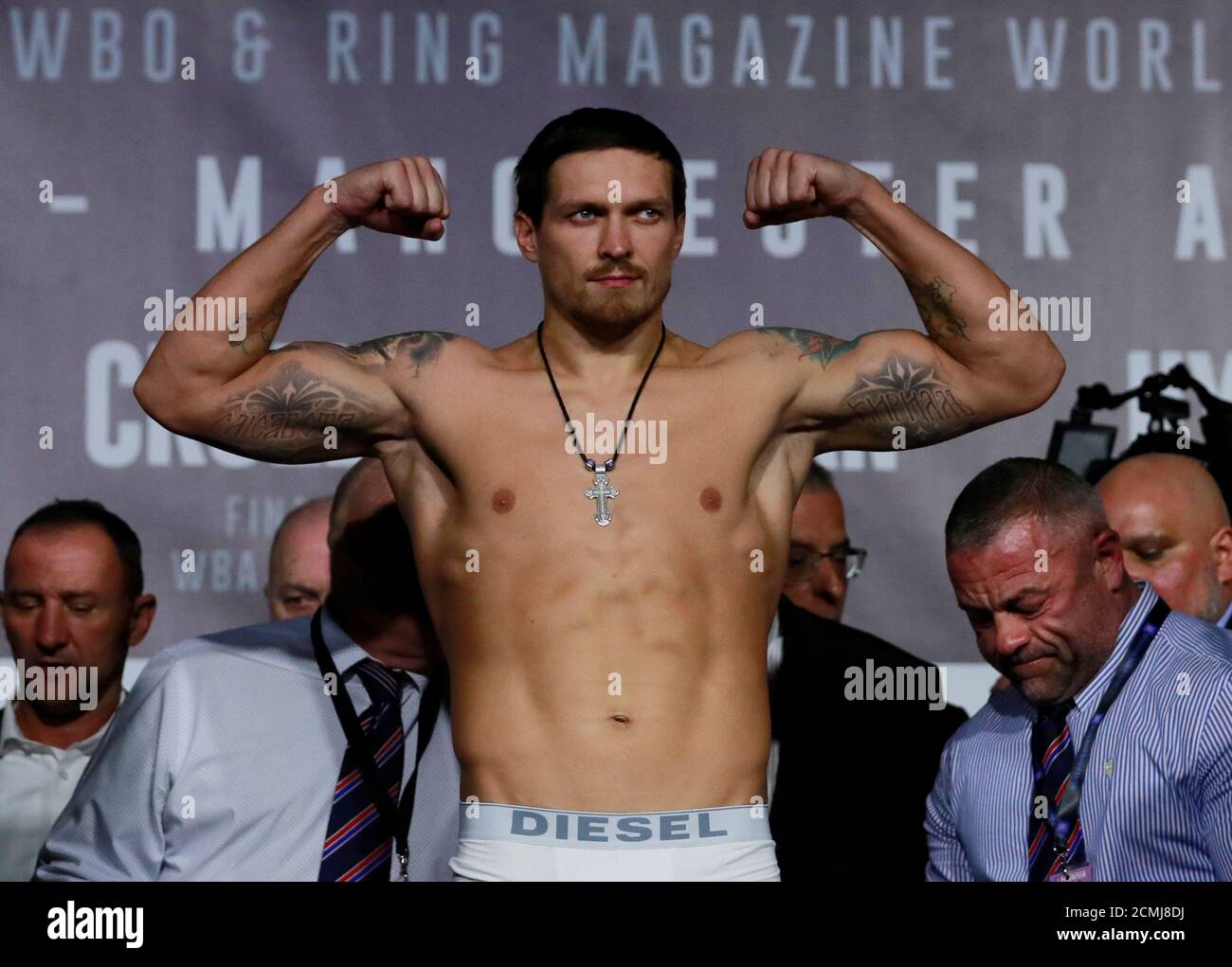Oleksandr usyk weigh in hi-res stock photography and images - Alamy