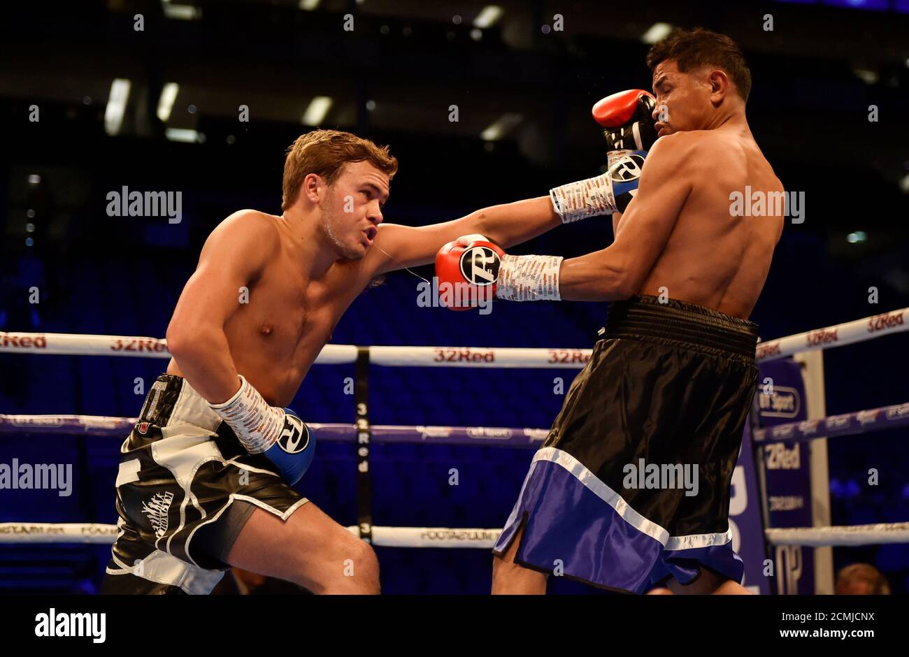 Boxing The O2 Arena High Resolution Stock Photography and Images - Alamy