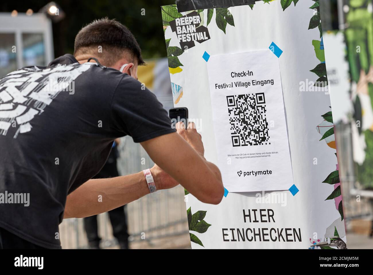 Qr code check in hi-res stock photography and images - Alamy