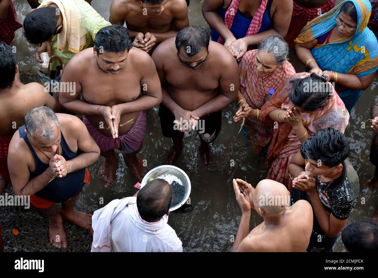 Hindus perform Shraddha rituals amid Covid-19 pandemic. Today from the ...