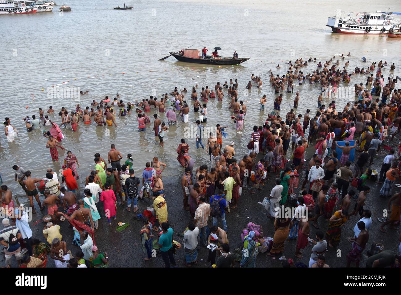 Mahalaya tarpana hi-res stock photography and images - Alamy