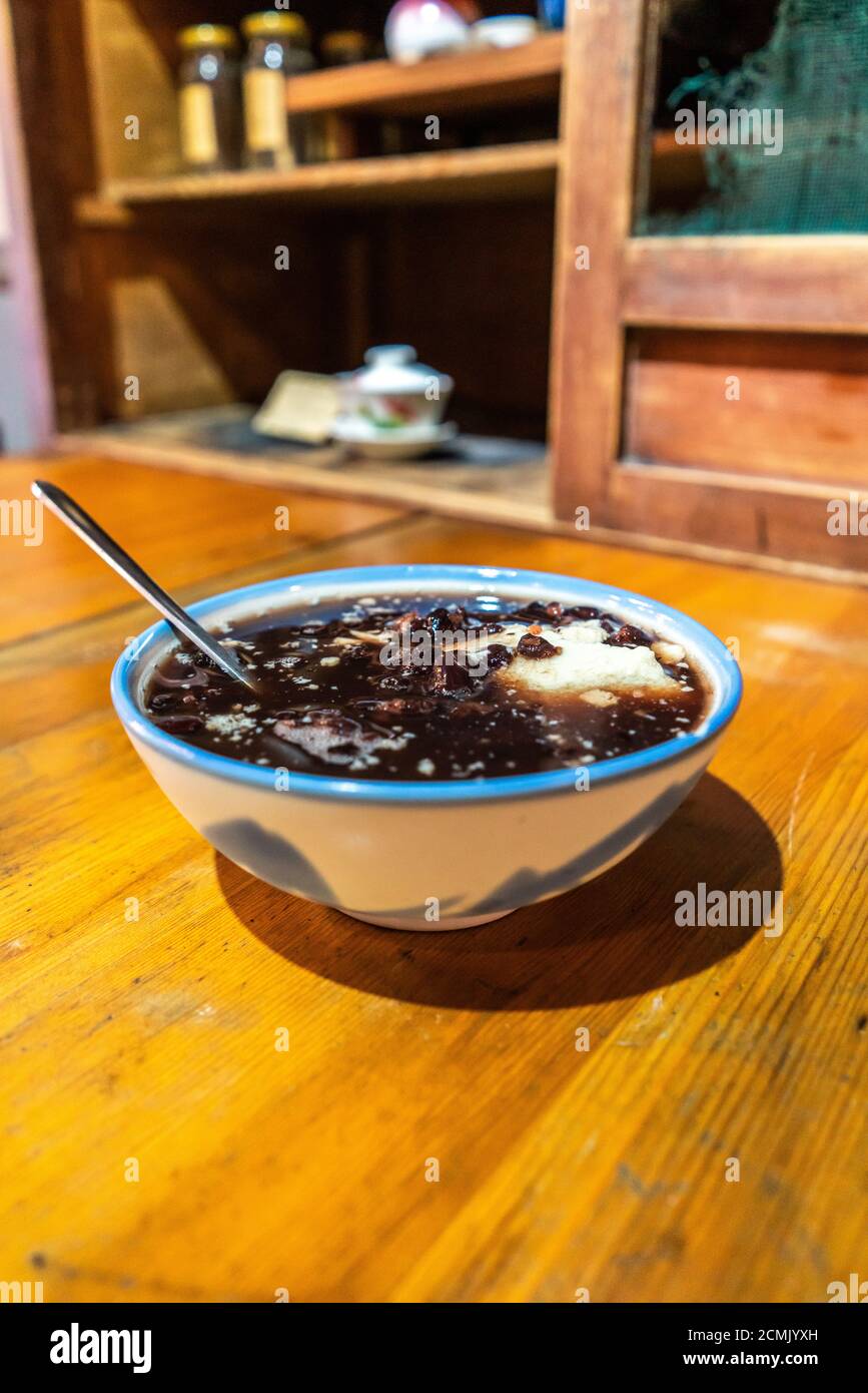Chinese traditional dessert hi-res stock photography and images - Alamy