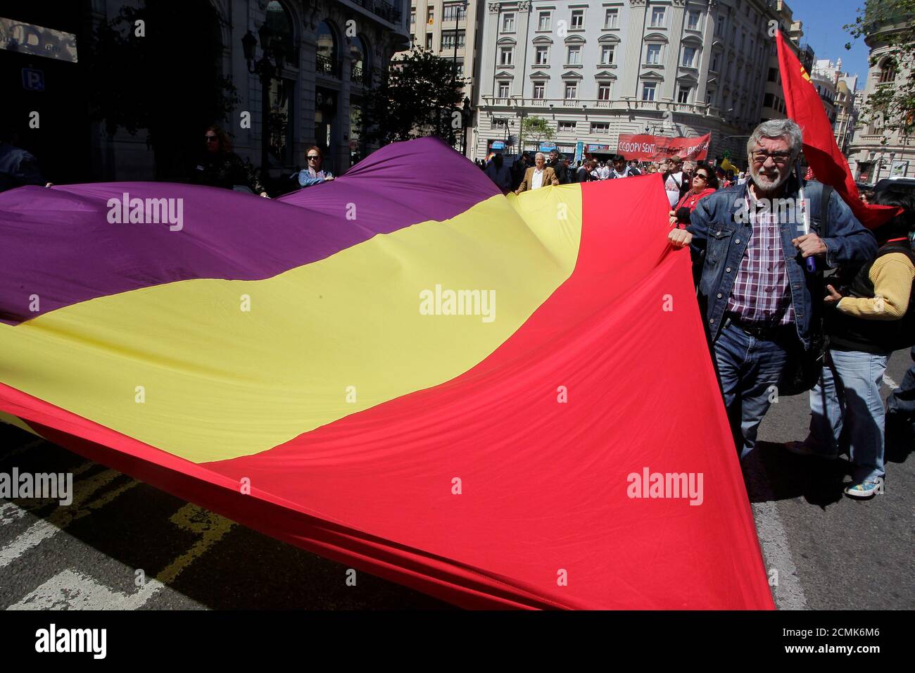 Republican spanish flag hi-res stock photography and images - Alamy