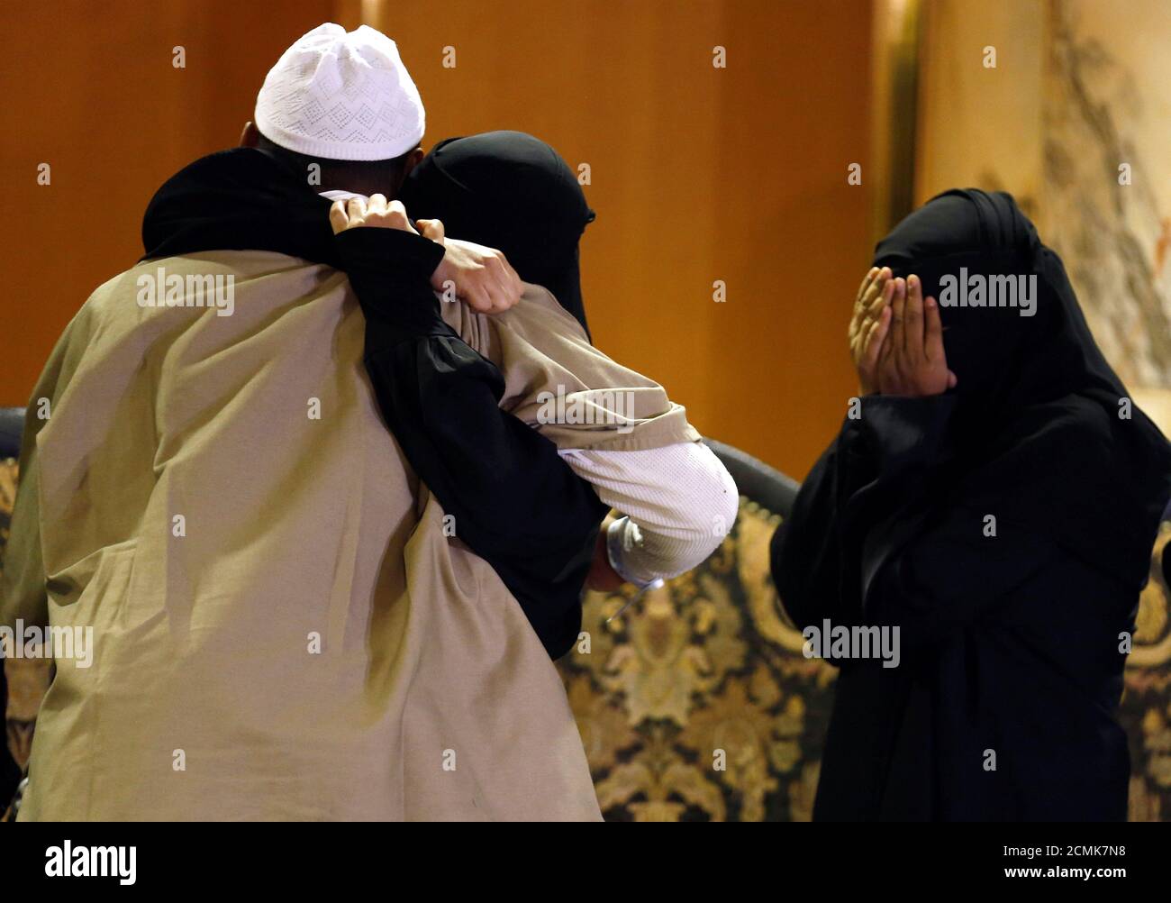 Saudi arabia riyadh saudi family hi-res stock photography and images ...