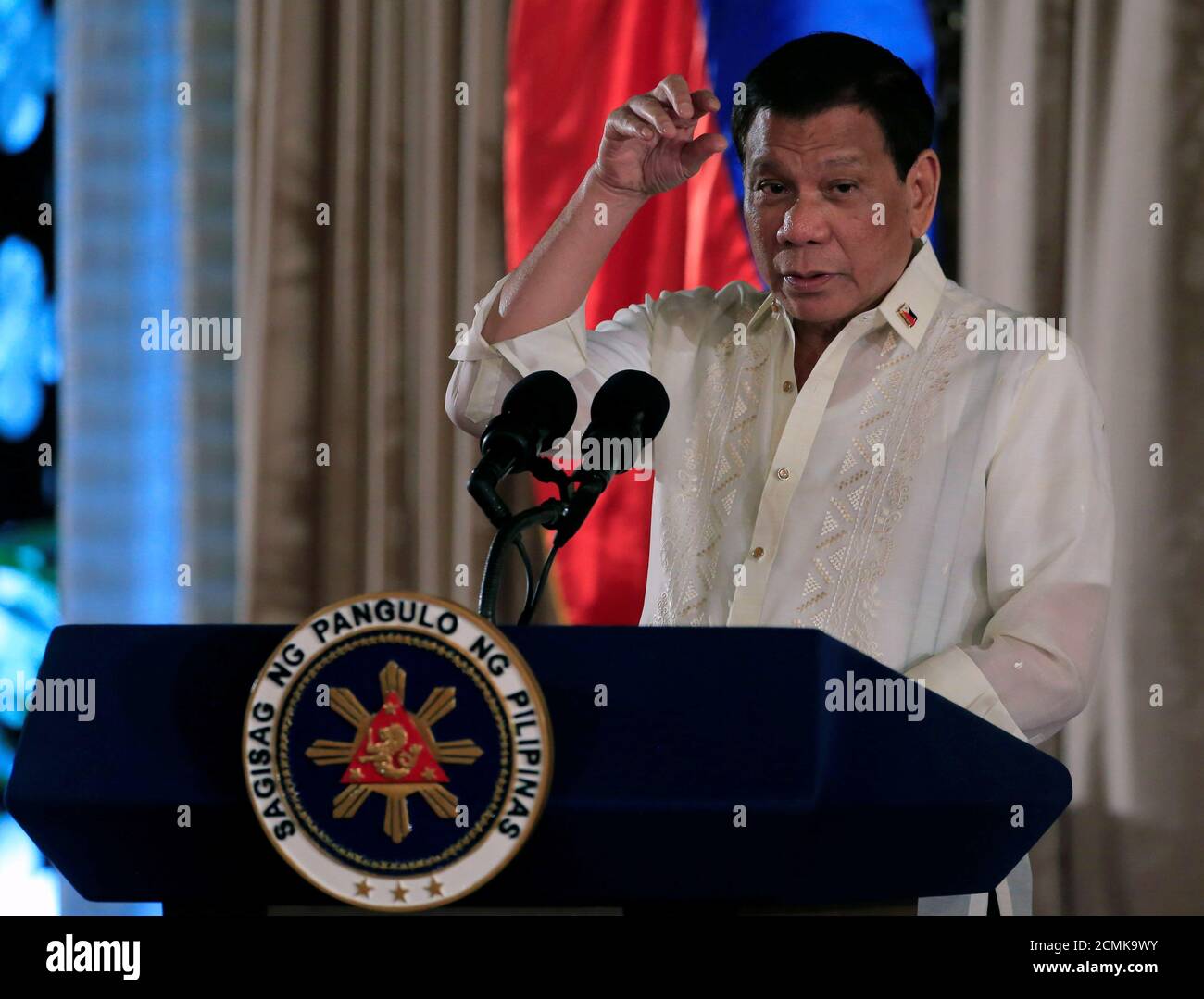 Rodrigo duterte speech philippine 2017 hi-res stock photography and ...