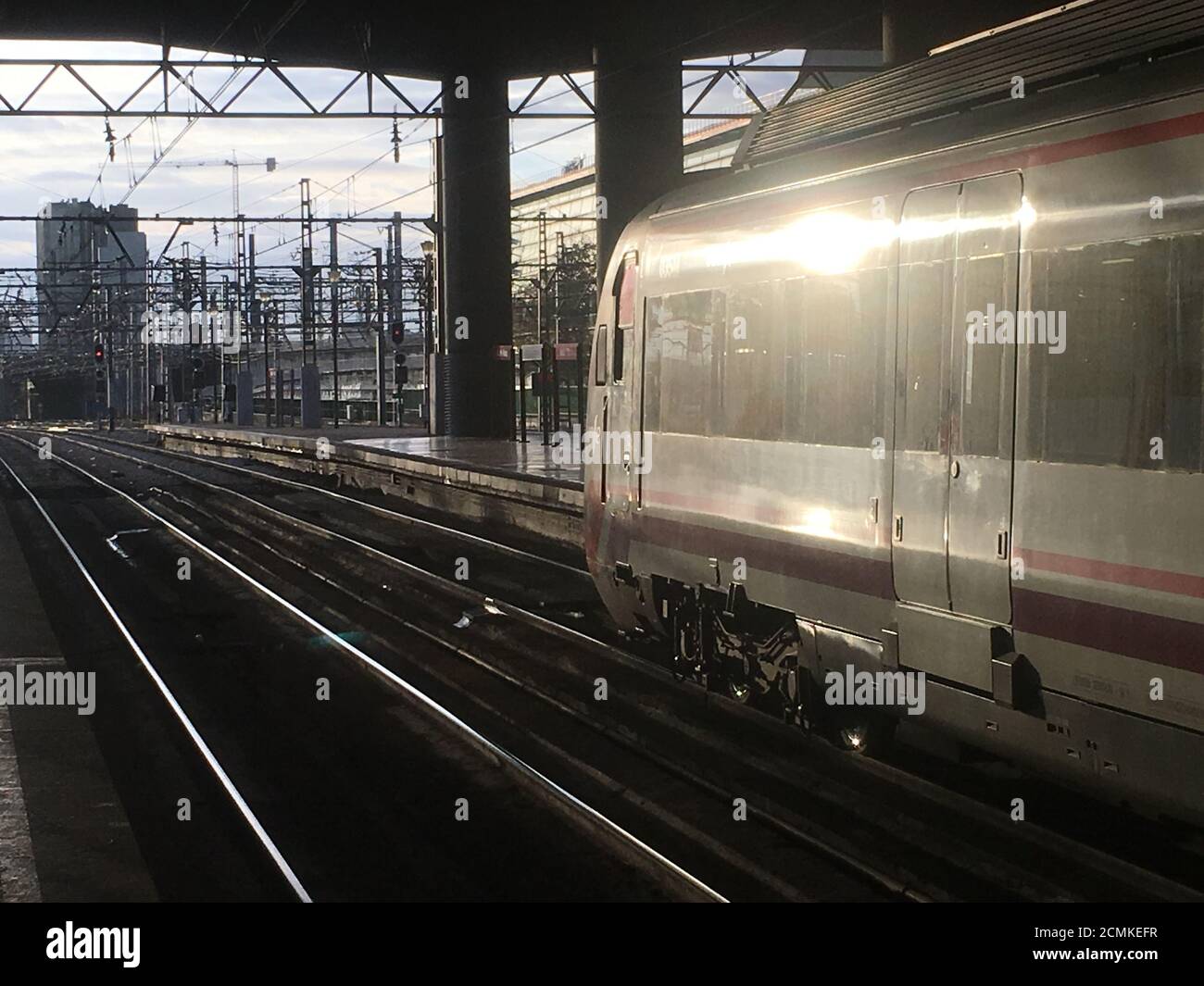 Infraestructura ferroviaria ferroviaria hi-res stock photography and ...