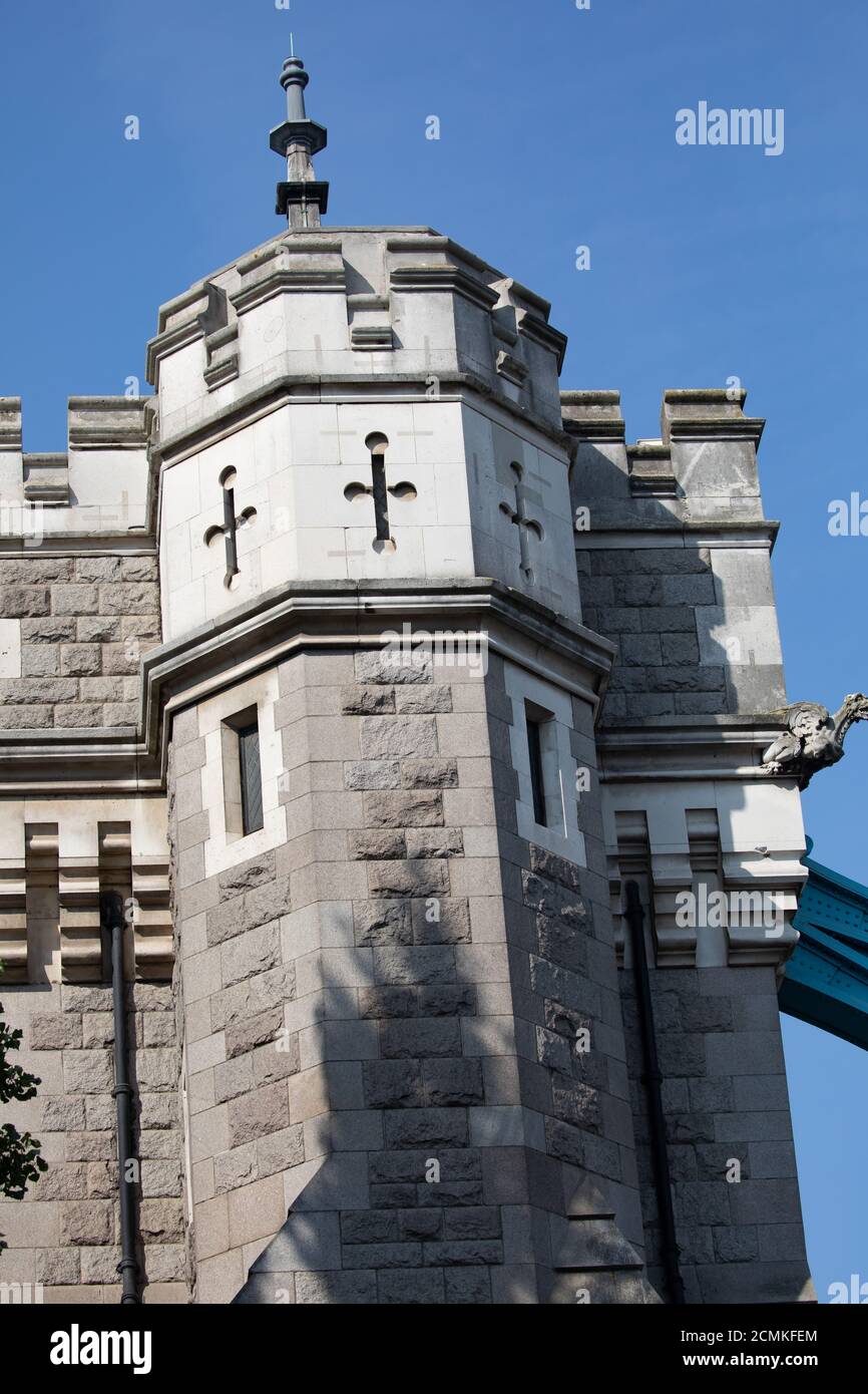 A rampart on Tower Bridge in London, UK Stock Photo - Alamy