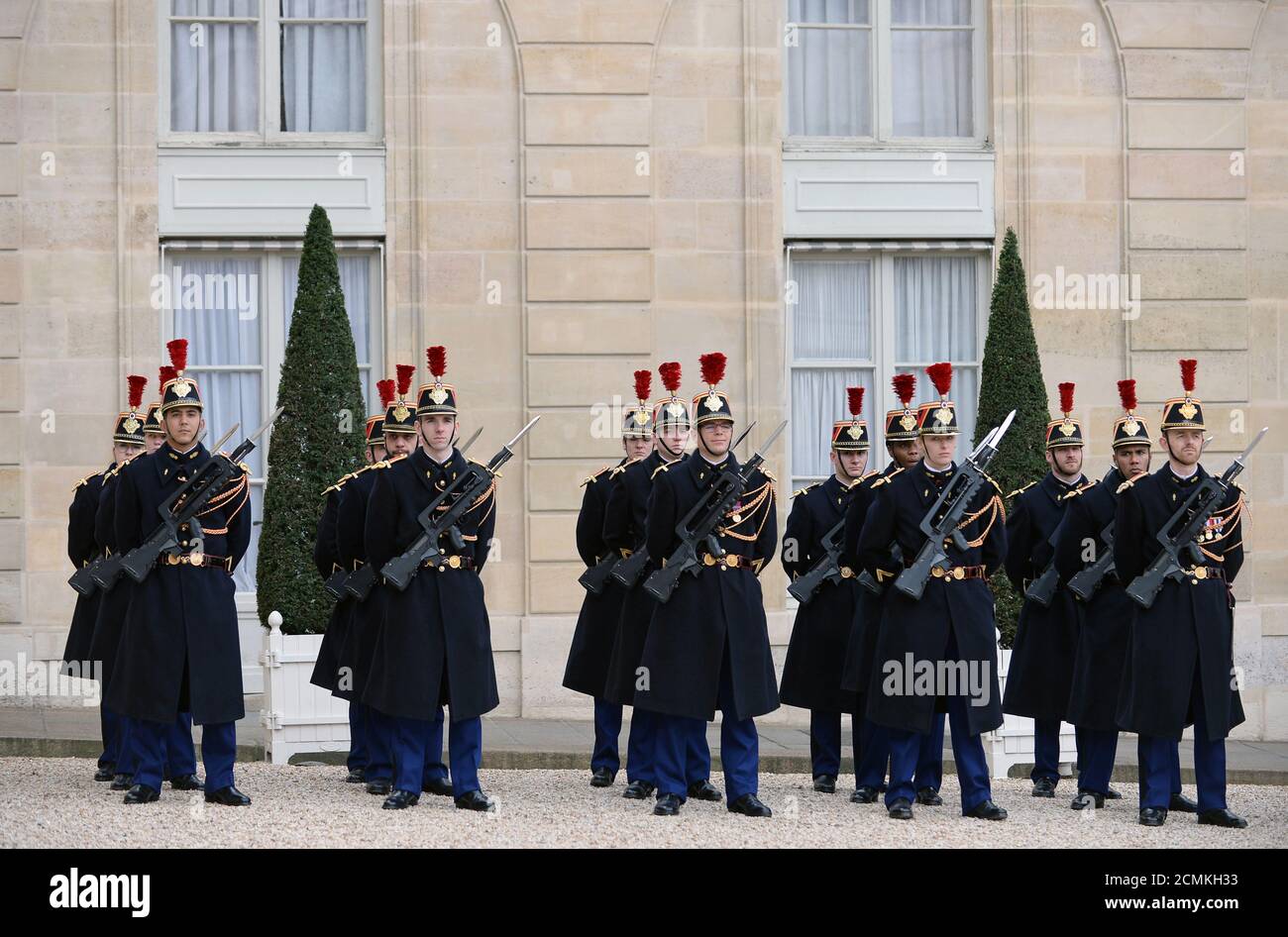 Paris republican guards at the elysee hi-res stock photography and ...