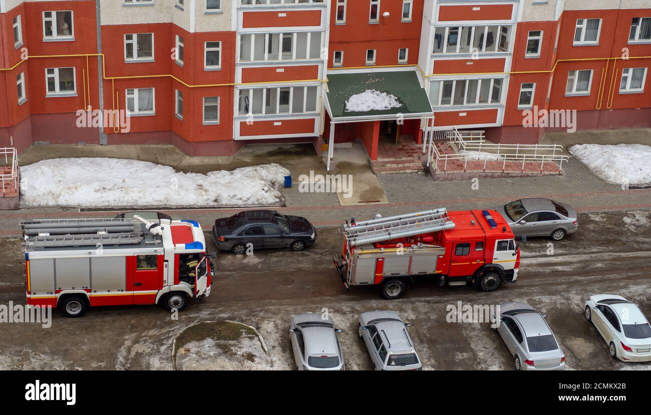 Burning multi storey building hi-res stock photography and images - Alamy