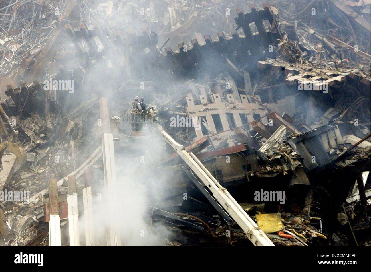 World trade center 2001 attack rescue hi-res stock photography and ...