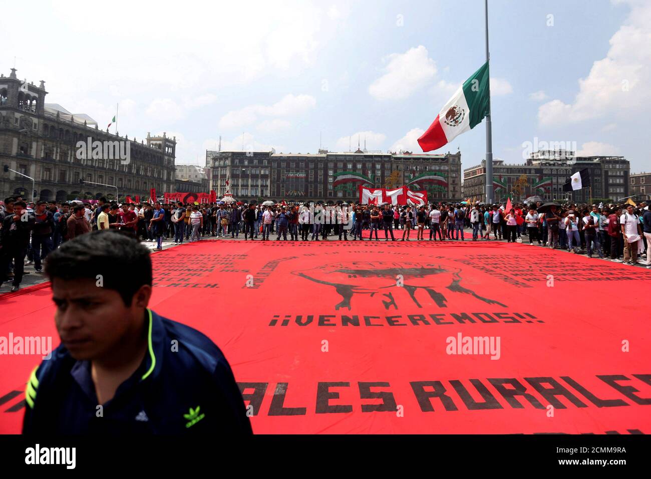 Mexican movement of 1968 hi-res stock photography and images - Alamy