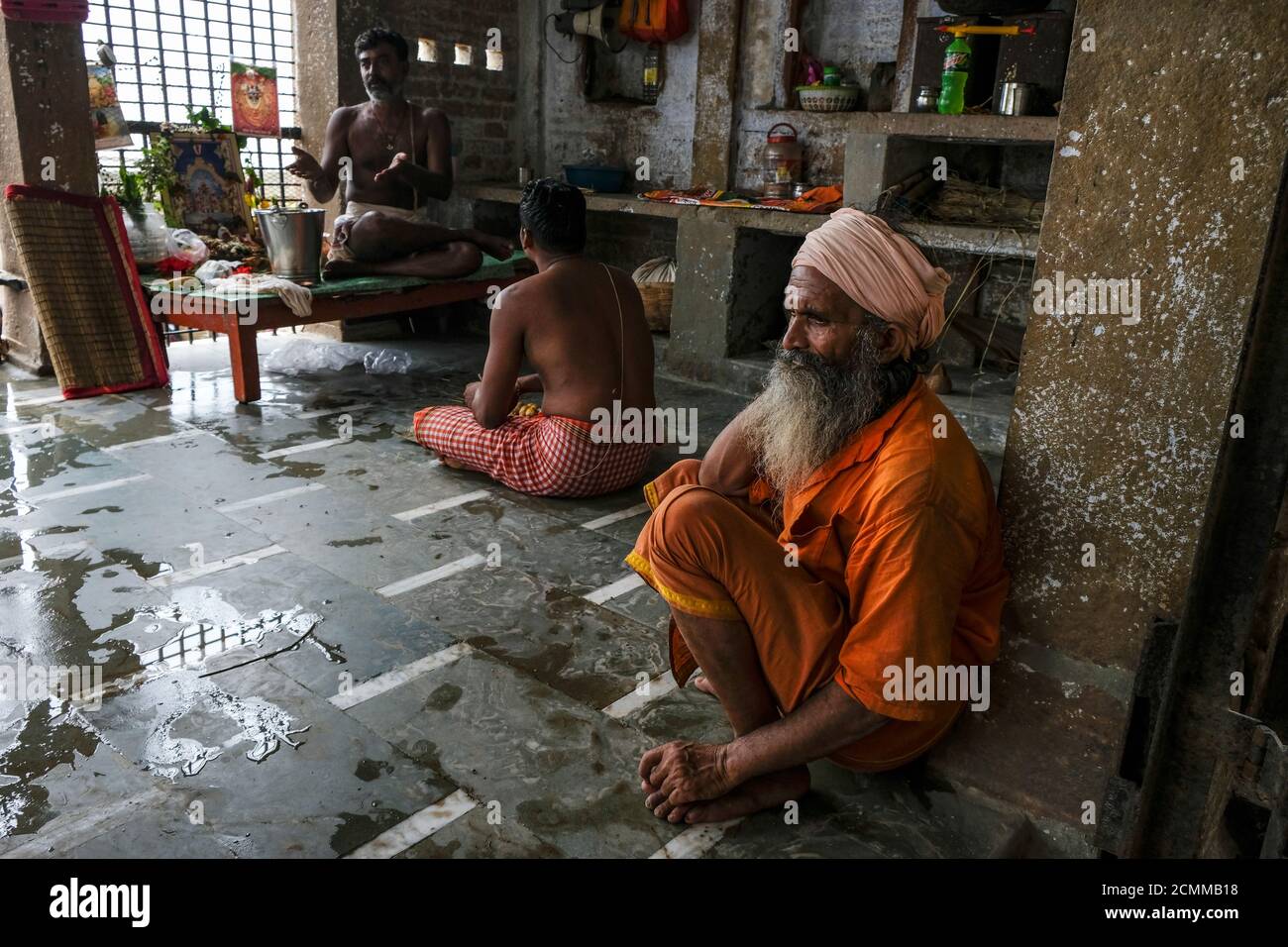 Varanasi ashram hi-res stock photography and images - Alamy