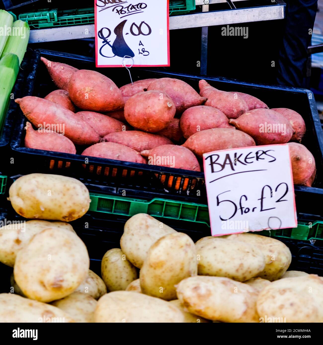 Veg stall potatoes hi-res stock photography and images - Alamy