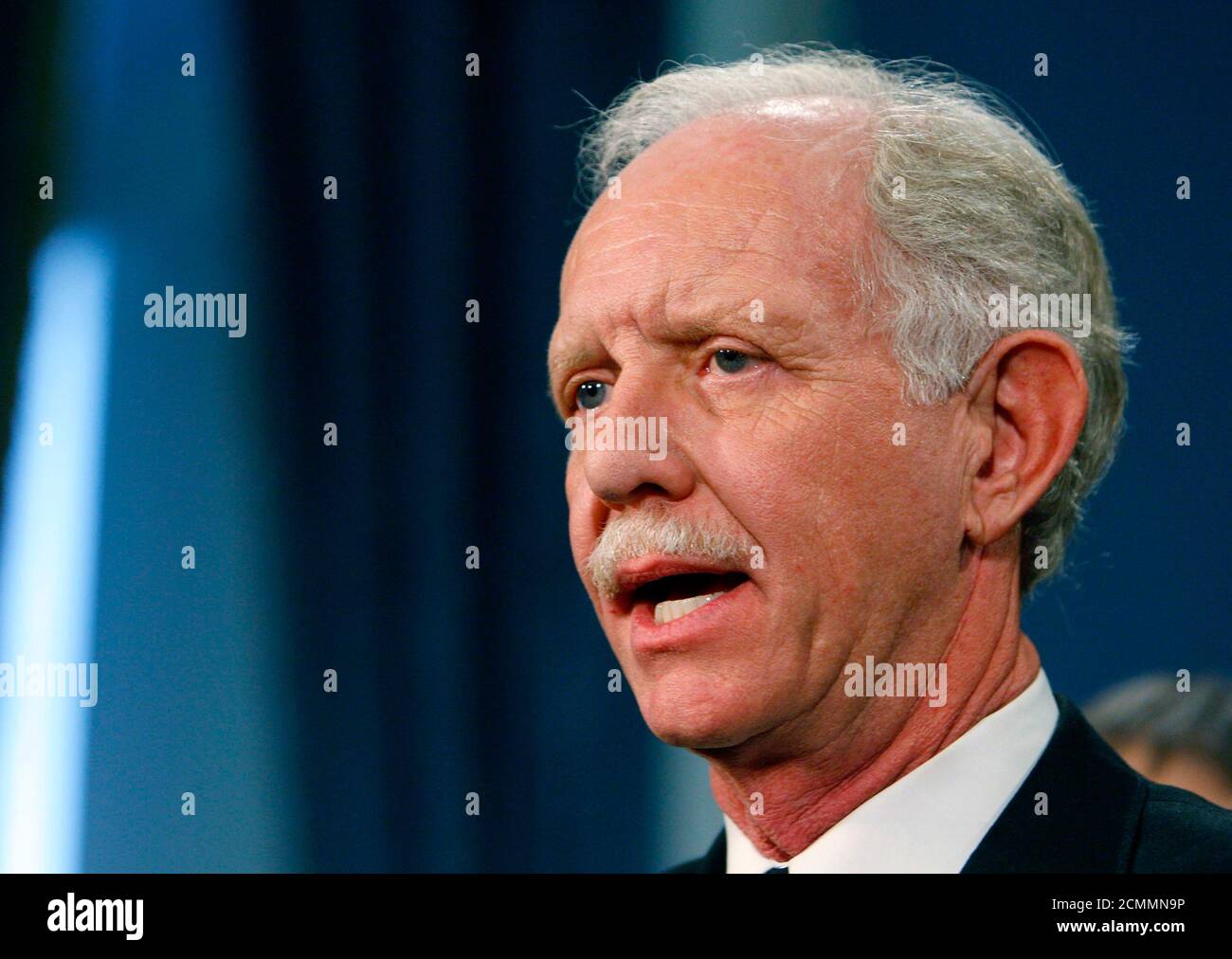 Sully sullenberger hi-res stock photography and images - Alamy