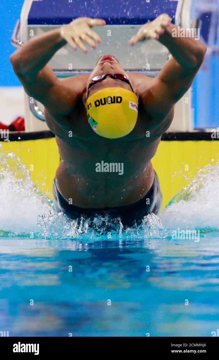 Mens backstroke start hi-res stock photography and images - Alamy