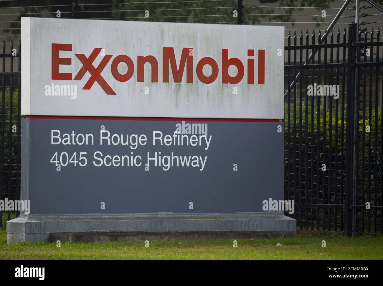 Exxonmobil sign hi-res stock photography and images - Alamy