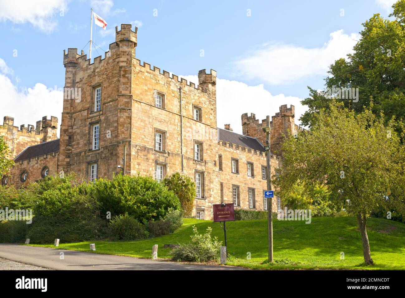Lumley castle hi-res stock photography and images - Alamy