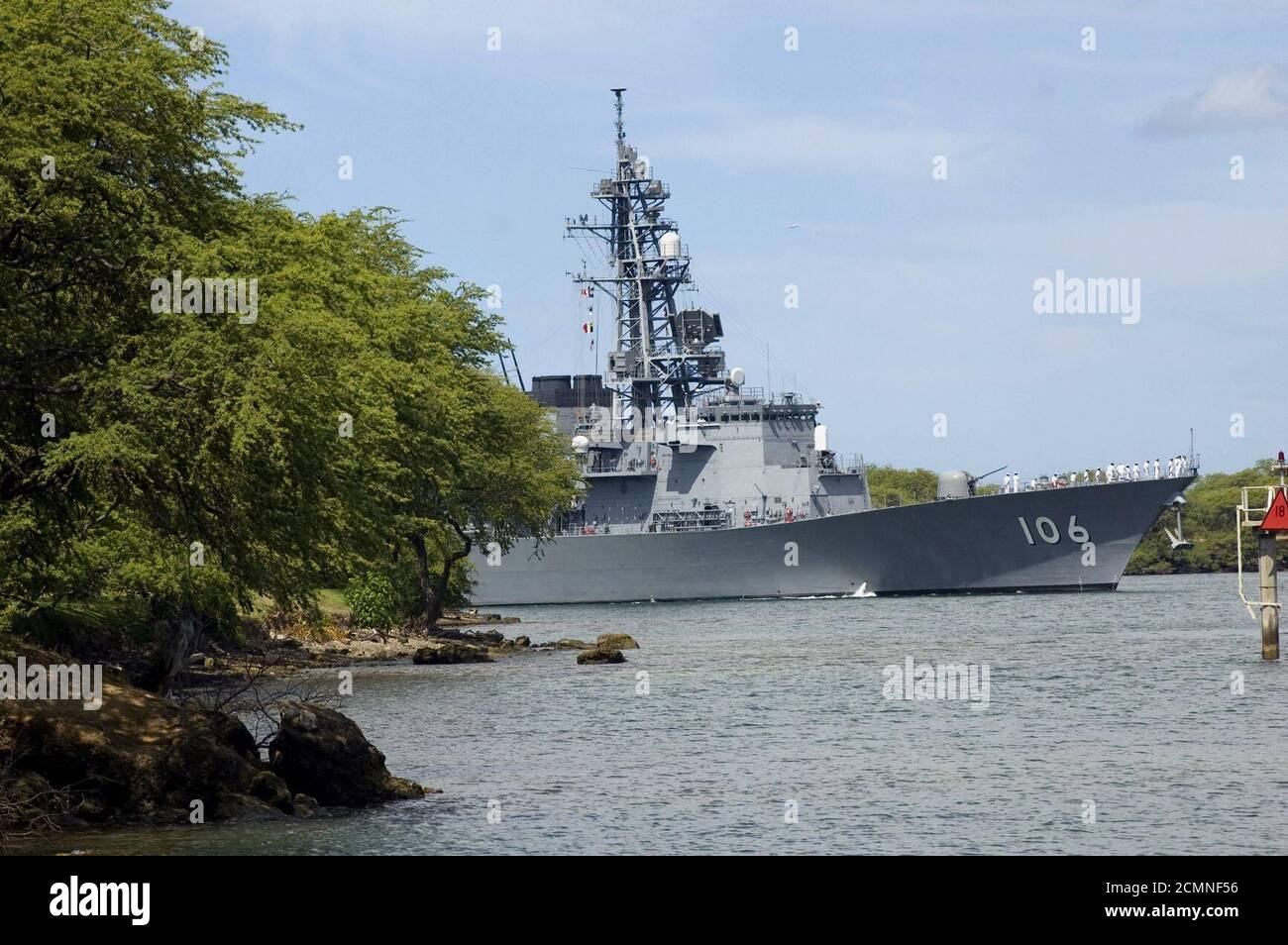 JS Samidare pulls into Pearl Harbor, -23 Jun. 2006 a Stock Photo - Alamy