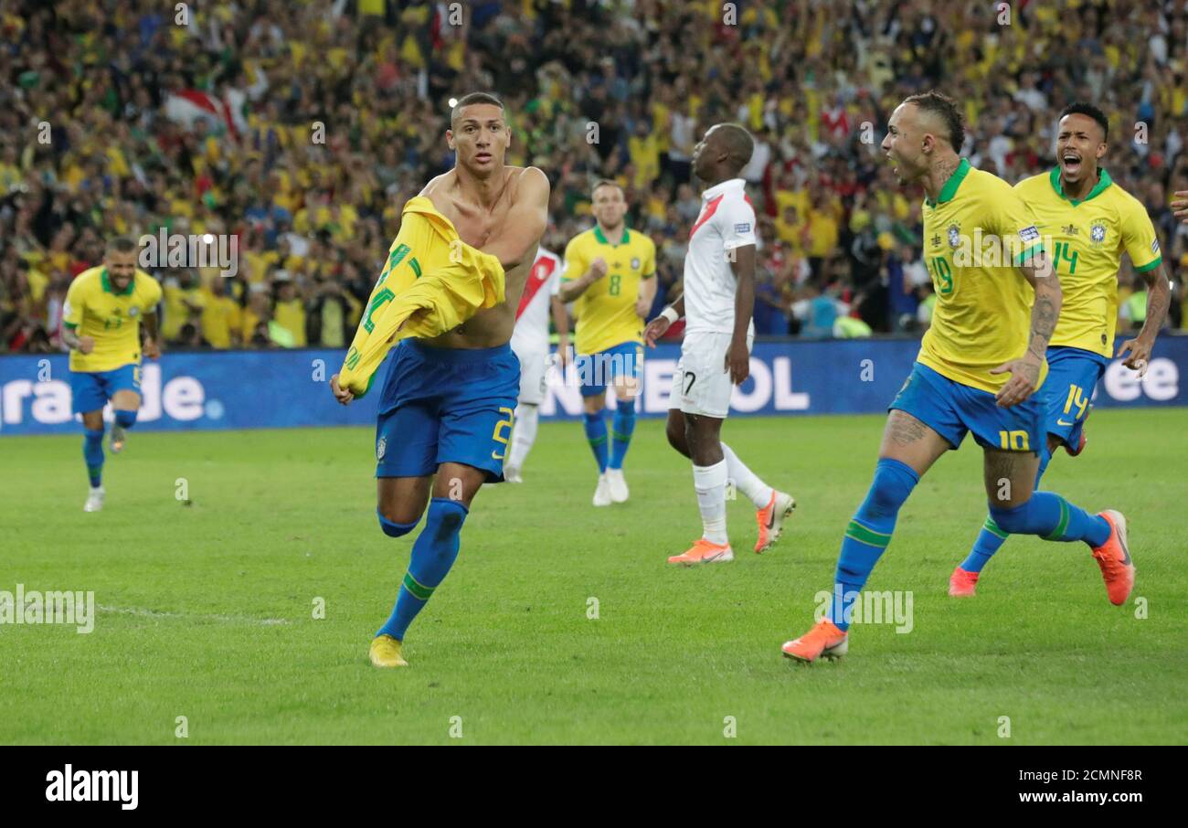 Militao richarlison goal hi-res stock photography and images - Alamy