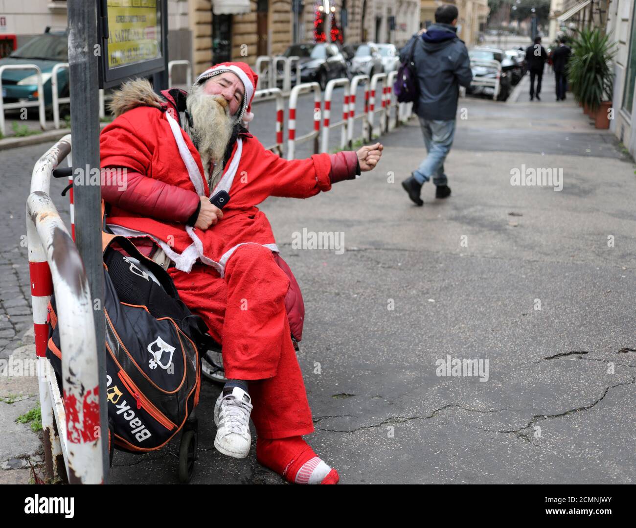 Homeless man dressed santa on hi-res stock photography and images - Alamy