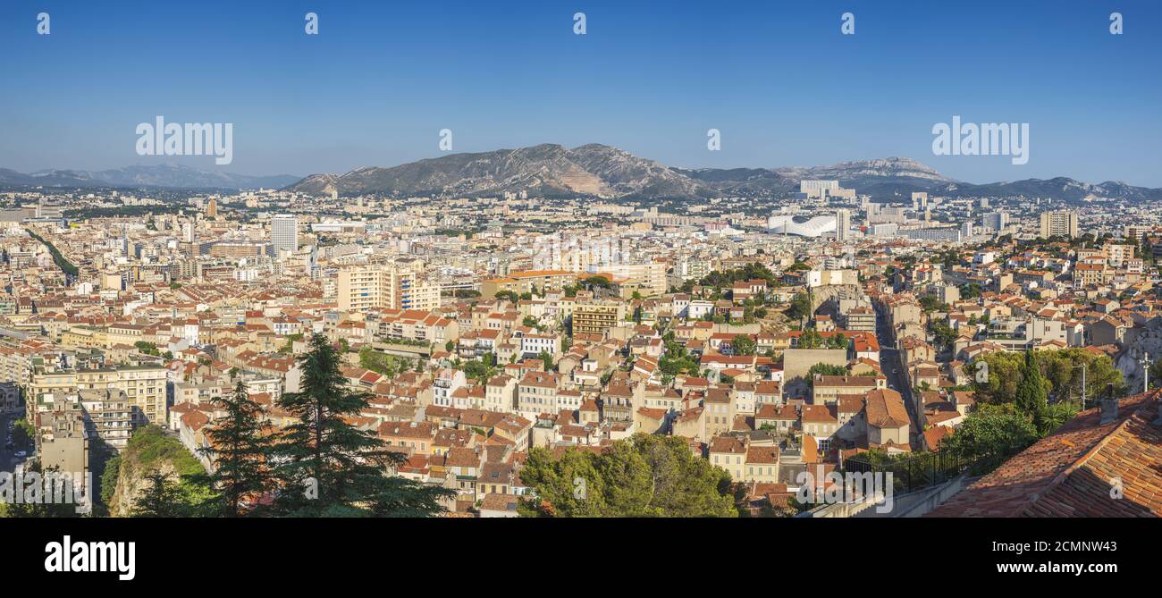 Aerial view of city skyline hi-res stock photography and images - Alamy