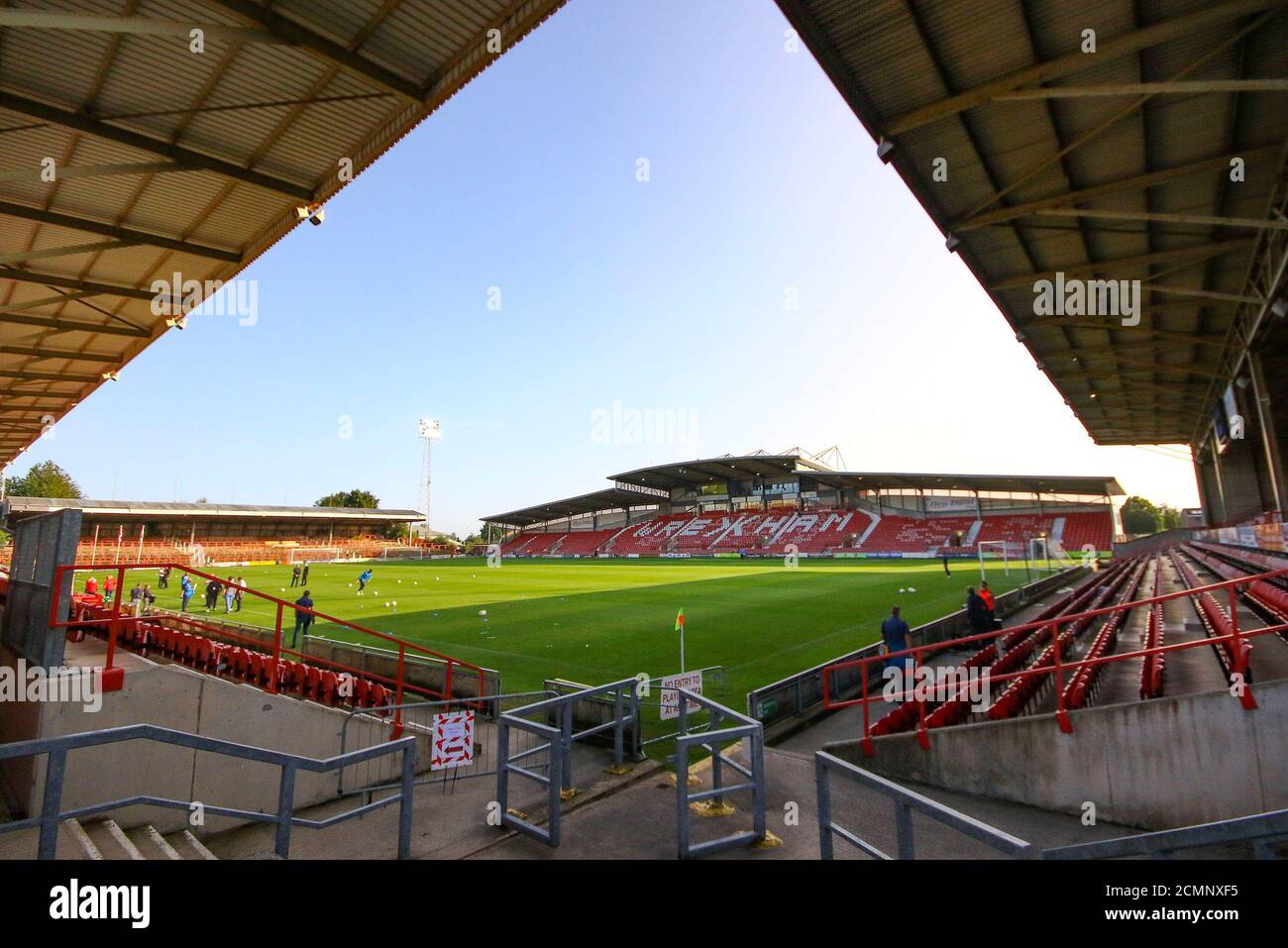 Racecourse ground stadium hi-res stock photography and images - Alamy
