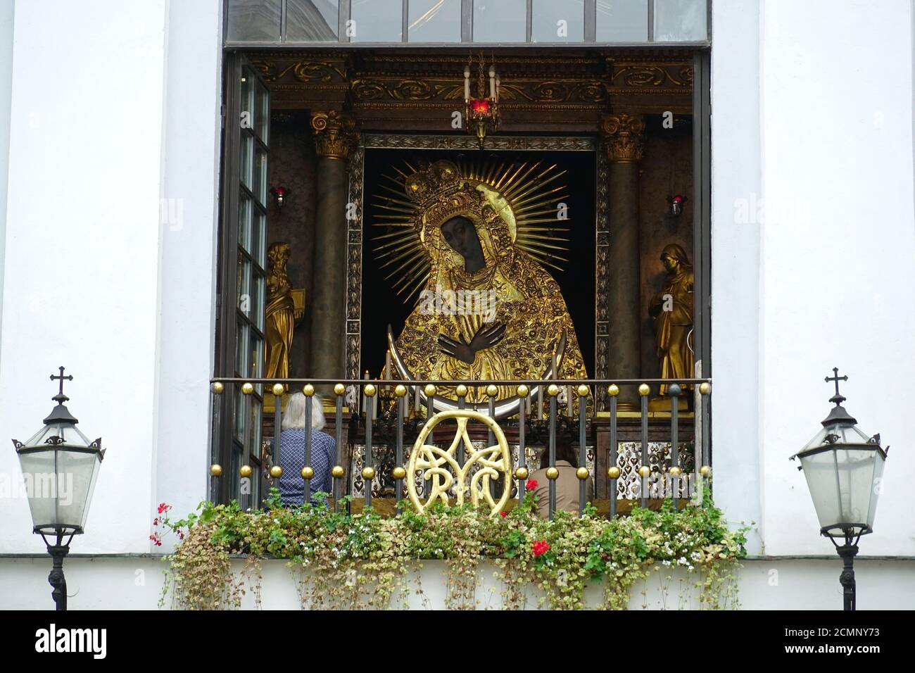 The icon of Our Lady, Gate of Dawn, Aušros vartai, Vilnius, Lithuania ...