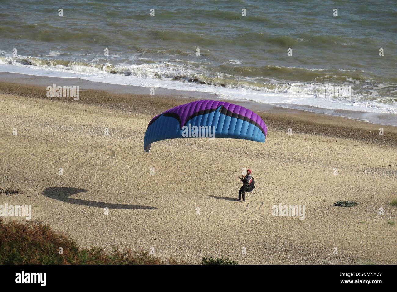 Ascending parachutes hi-res stock photography and images - Alamy