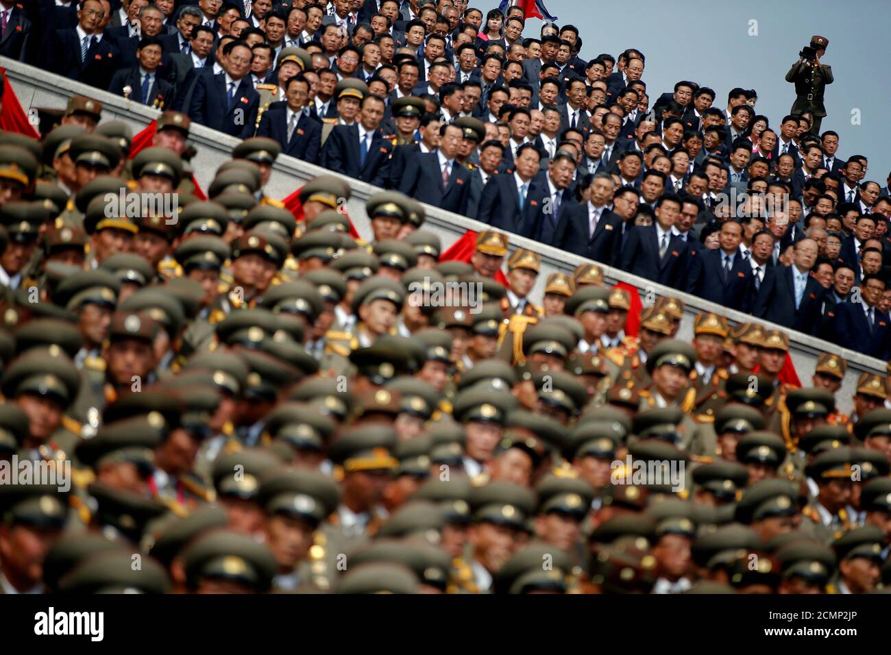 Soldiers seating hi-res stock photography and images - Alamy