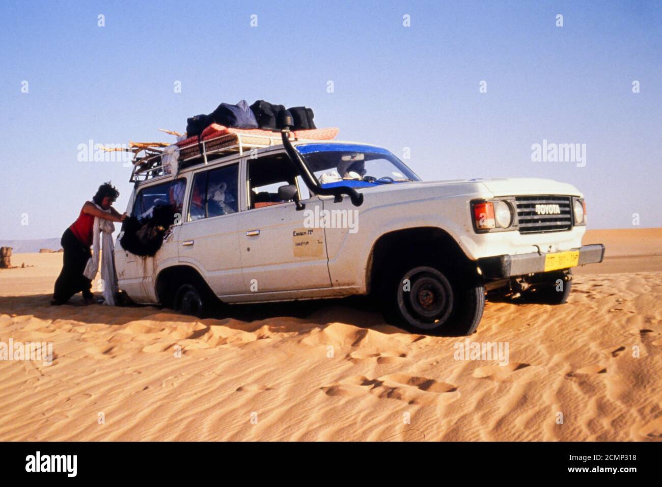 Desert car archive hi-res stock photography and images - Alamy