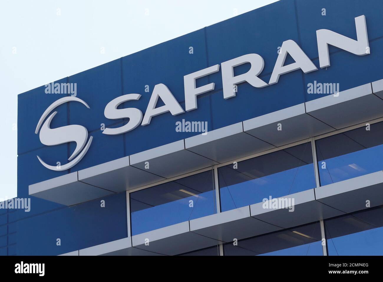 Safran logo hi-res stock photography and images - Alamy